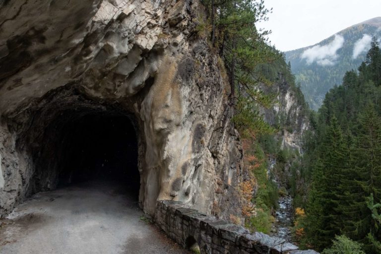 Filisur: On the path of the Glacier Express — Wild & Without