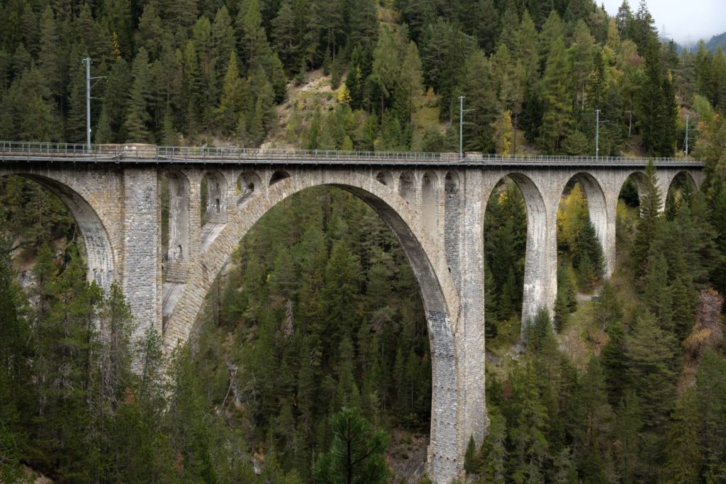 Filisur: On the path of the Glacier Express — Wild & Without