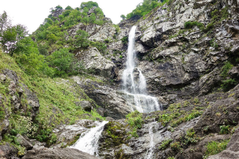 The ultimate guide to waterfalls in Georgia — Wild & Without